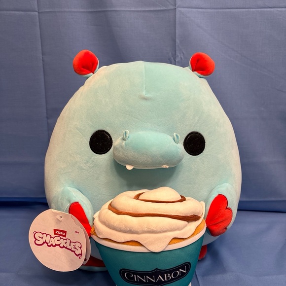 Zuru | Toys | Zuru Snackles Cinnabon Hugh Super Sized 4 Powder Blue ...